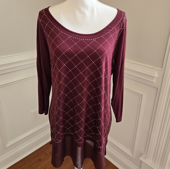 Belldini | Tops | Womens Burgundy Top With Diamond Pattern And Gold ...
